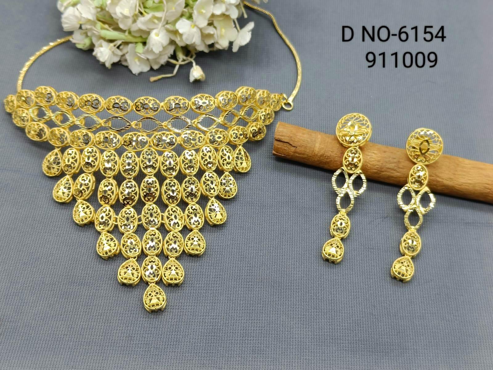 Forming Necklace – rchie creation llp